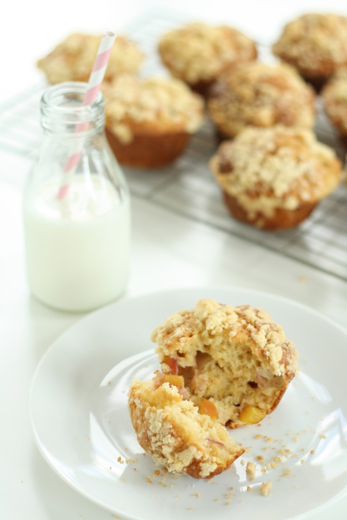 Nectarine Crumble Muffins – Scaredy-Cat Kitchen
